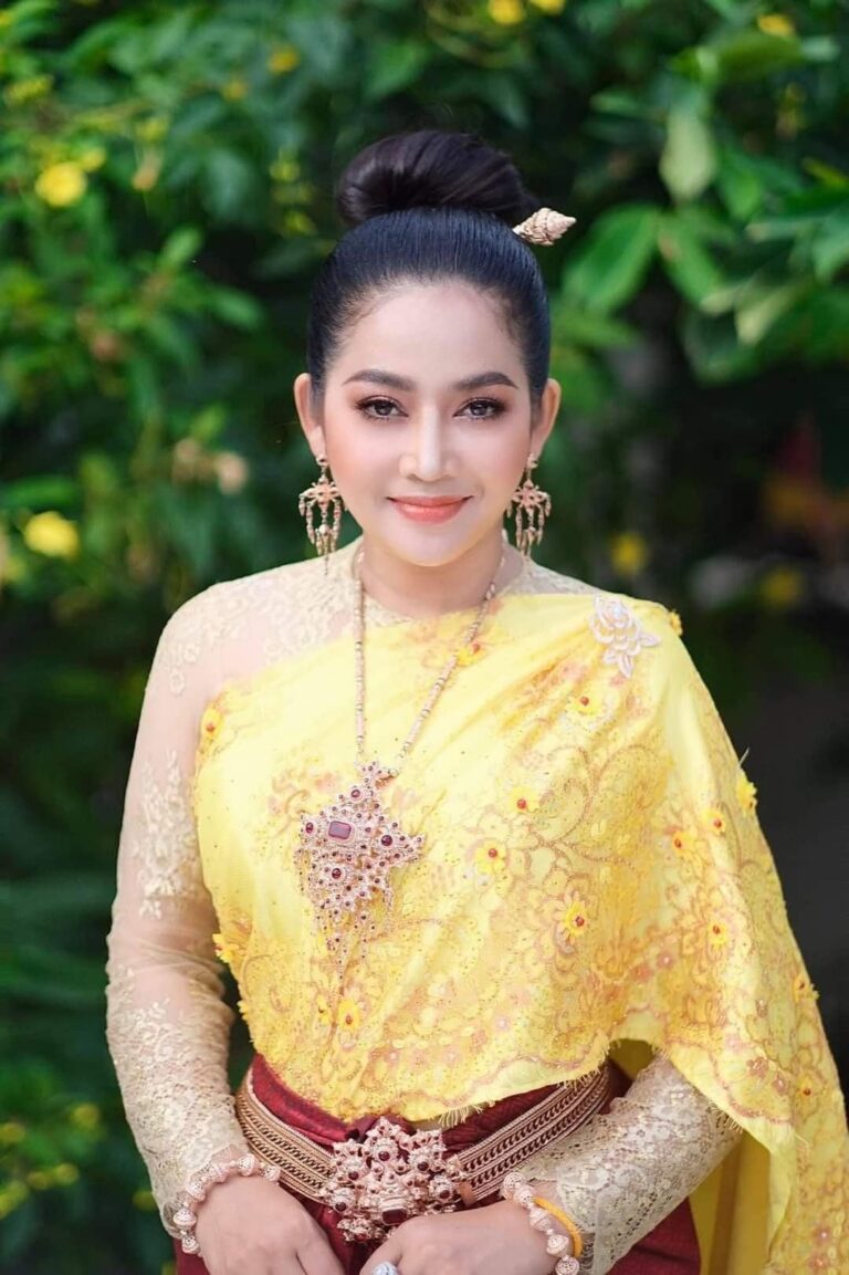 ខ្ញុង បង្ហោះ រូបភាព វីដេអូ ពីក្រោយ ឆាកថ្ងៃ ខួបកំណើត ផាយុ ឃើញ មាន រូបភាព ...